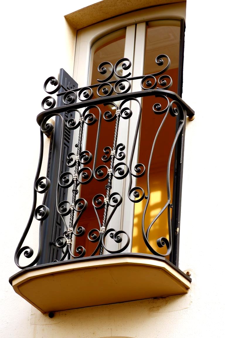 22 Elegant Juliet Balcony Ideas to Enhance Indoor-Outdoor Flow - Lost ...
